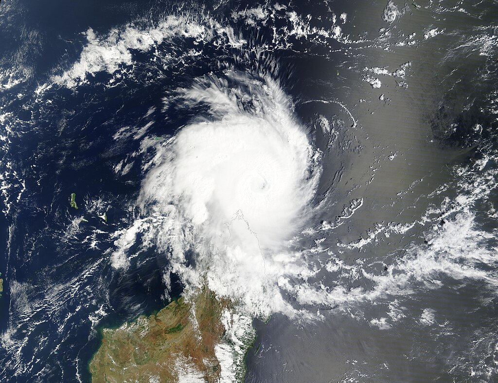 Mayotte : le point sur la situation deux jours après le passage du ...